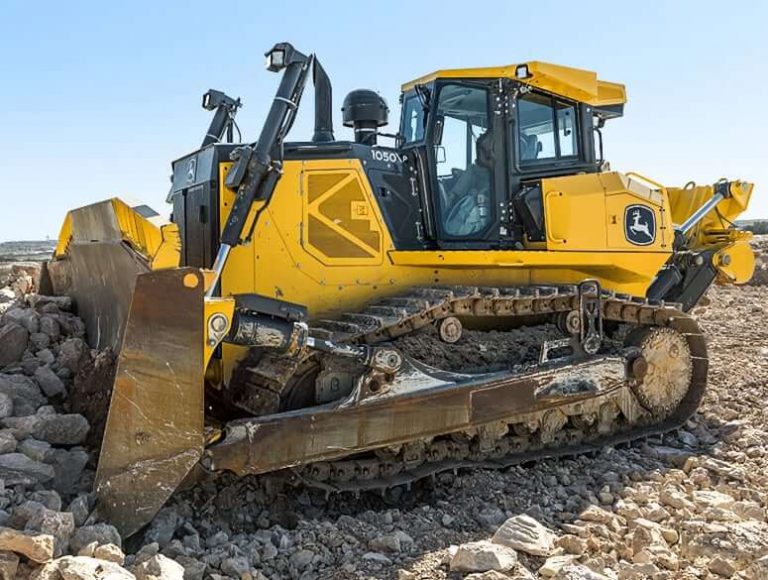 Top 10 Big Bulldozers: World's Largest Dozers 2025 | CodeReady