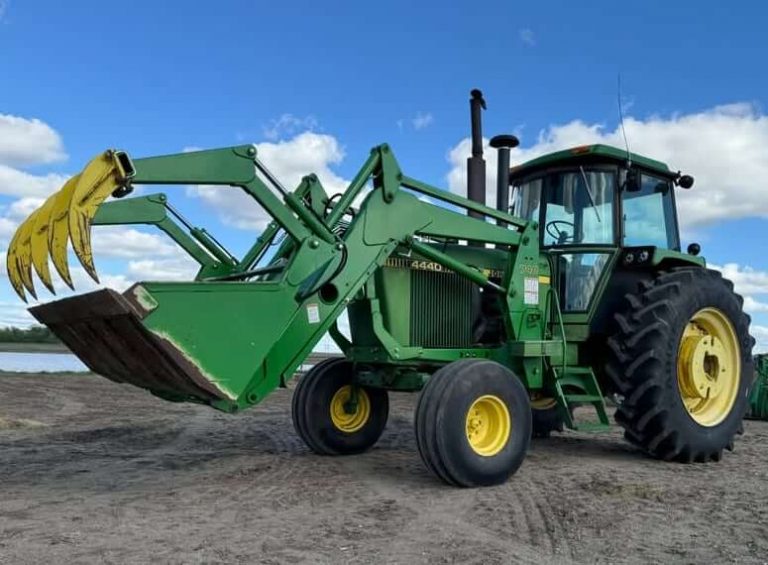 John Deere 4440 Tractor (Row-Crop / Hi-Crop) Specs, Horsepower, Weight ...